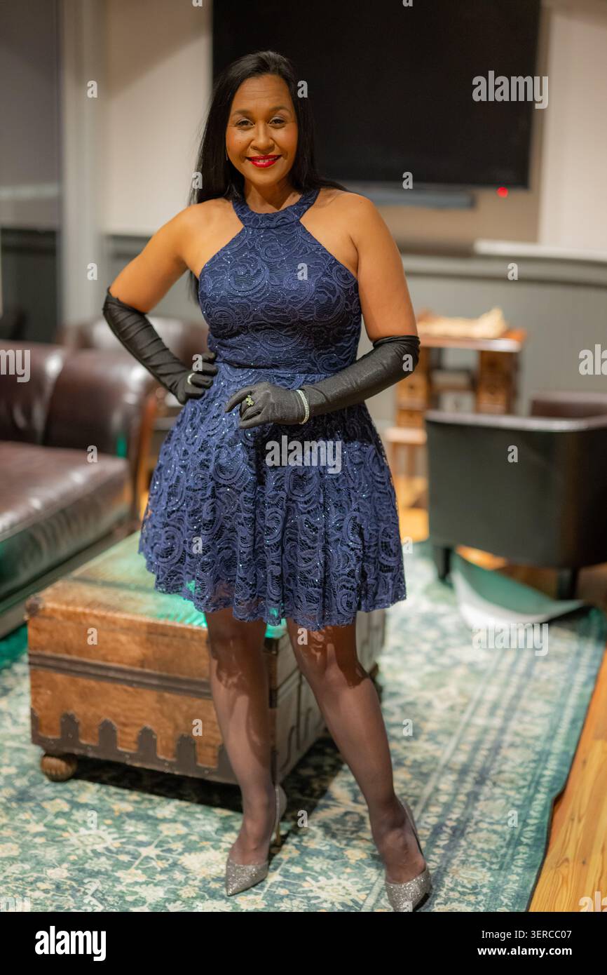 Jazz artist Trisha Jones pose backstage at Doc’s Jazz Club in Houston ...