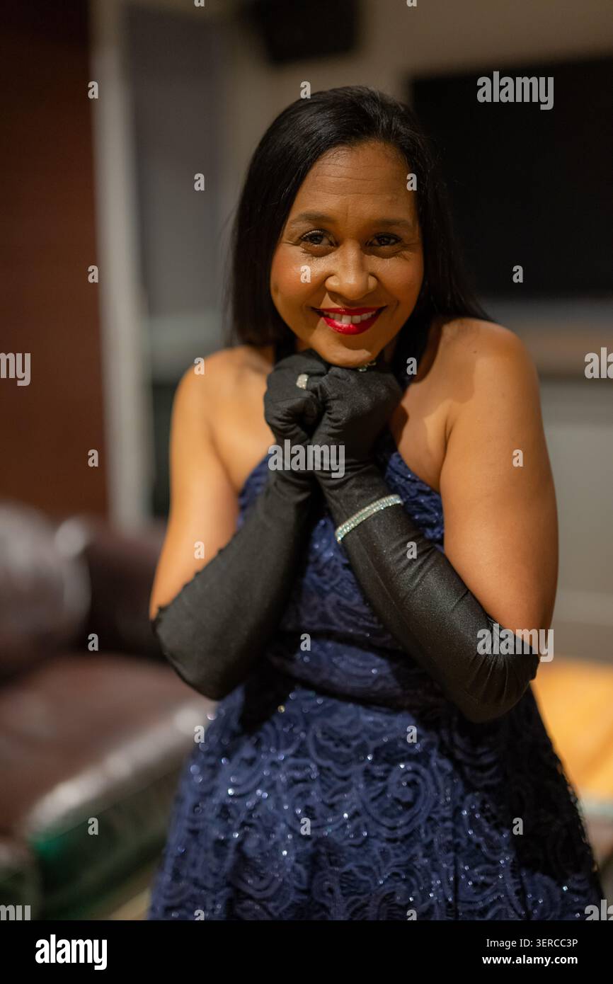 Jazz artist Trisha Jones pose backstage at Doc’s Jazz Club in Houston ...