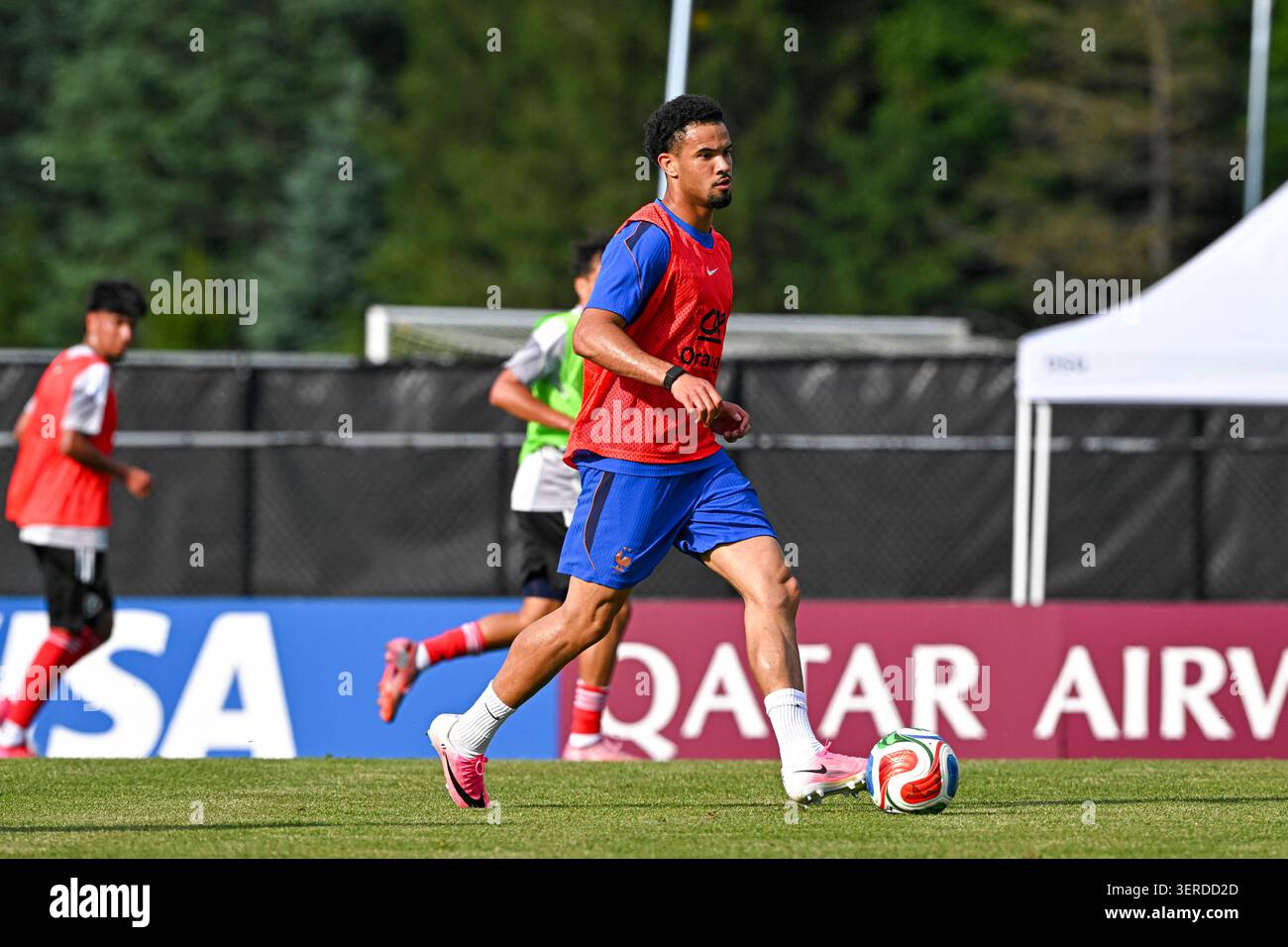 France's Warren ZAIRE EMERY during the training session of the French ...