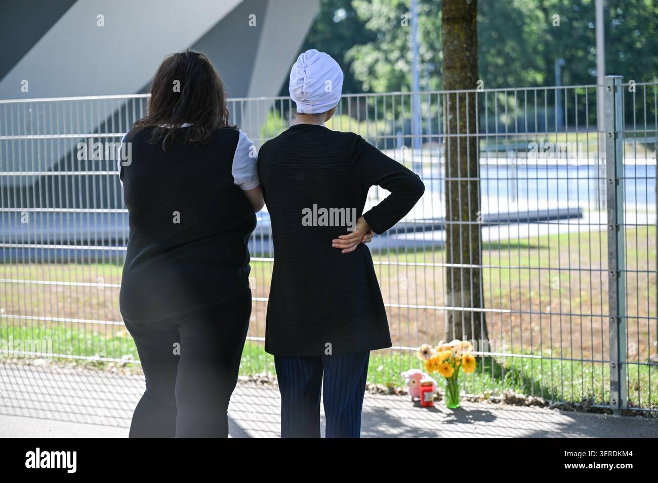 Schorndorf, Germany. 18th June, 2026. Two women are standing at the ...