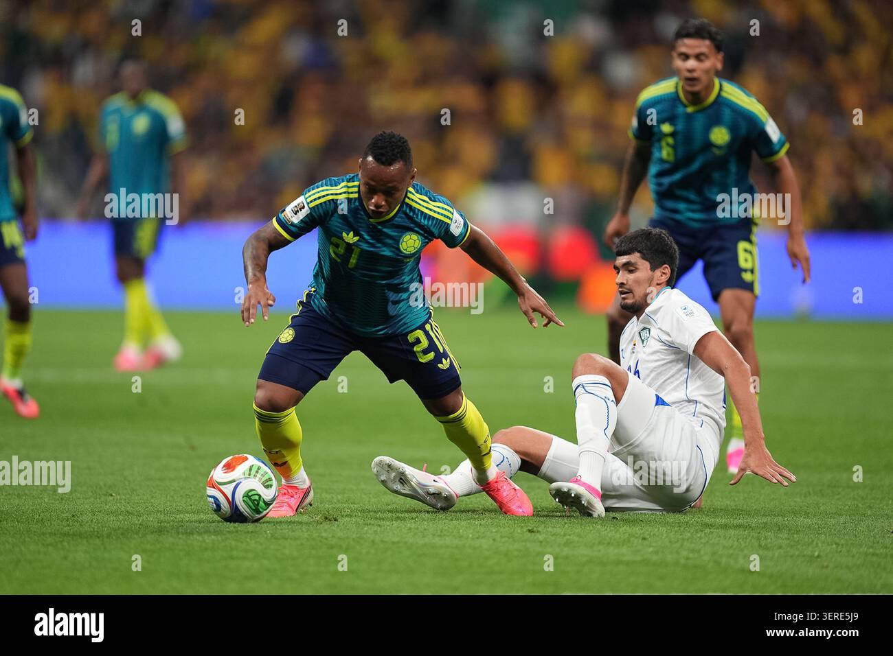 Jáminton Campaz #21 of Colombia dribbles the ball during the FIFA World ...