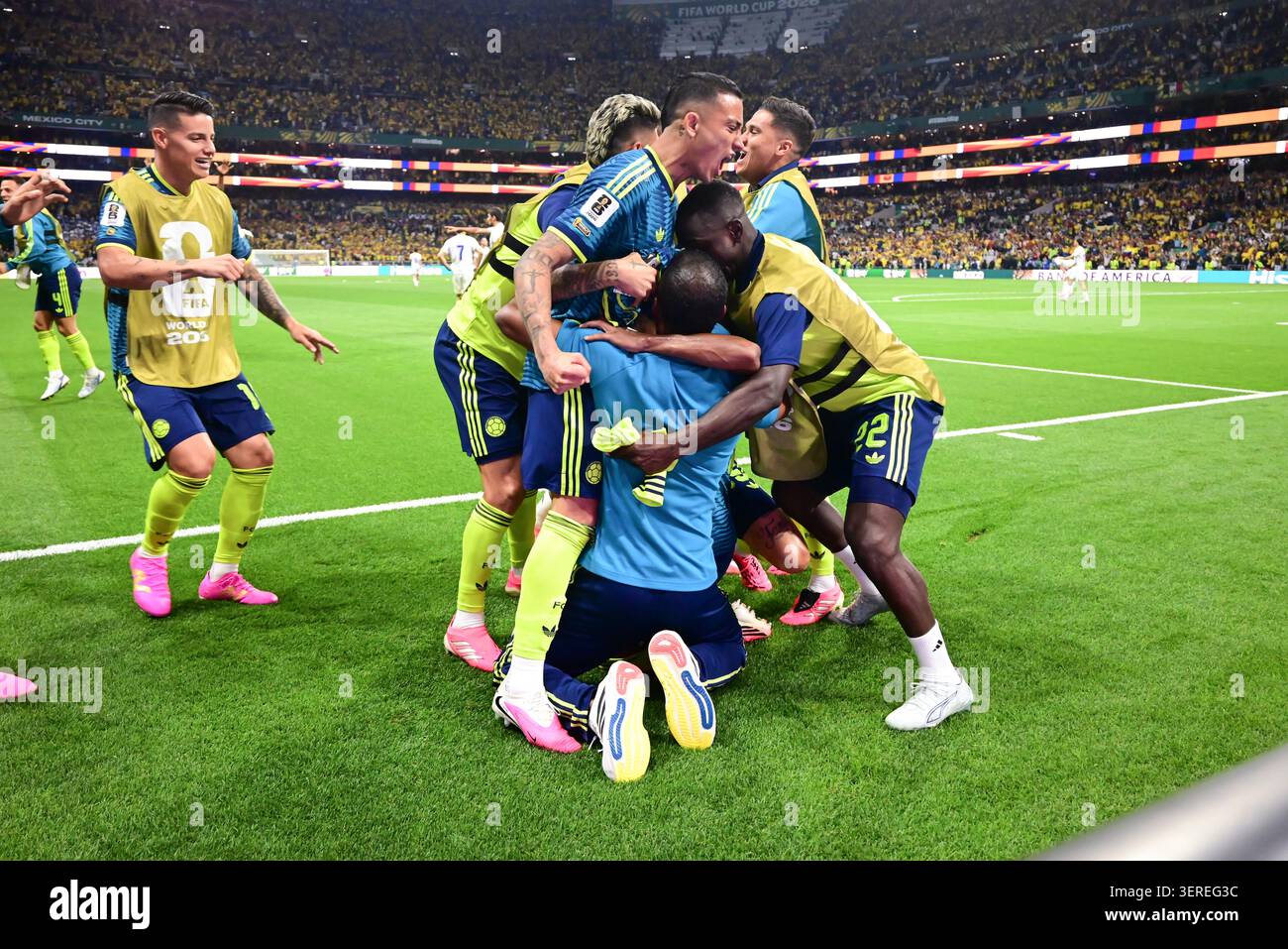 James RODRIGUEZ, Daniel MUNOZ and Jaminton Campaz of Colombia celebrate ...