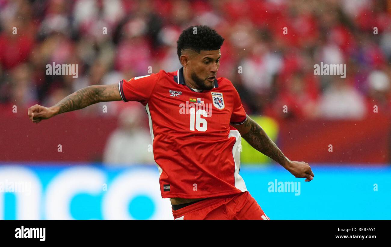 Panama's Andres Andrade (16) kicks the ball during the World Cup Group ...
