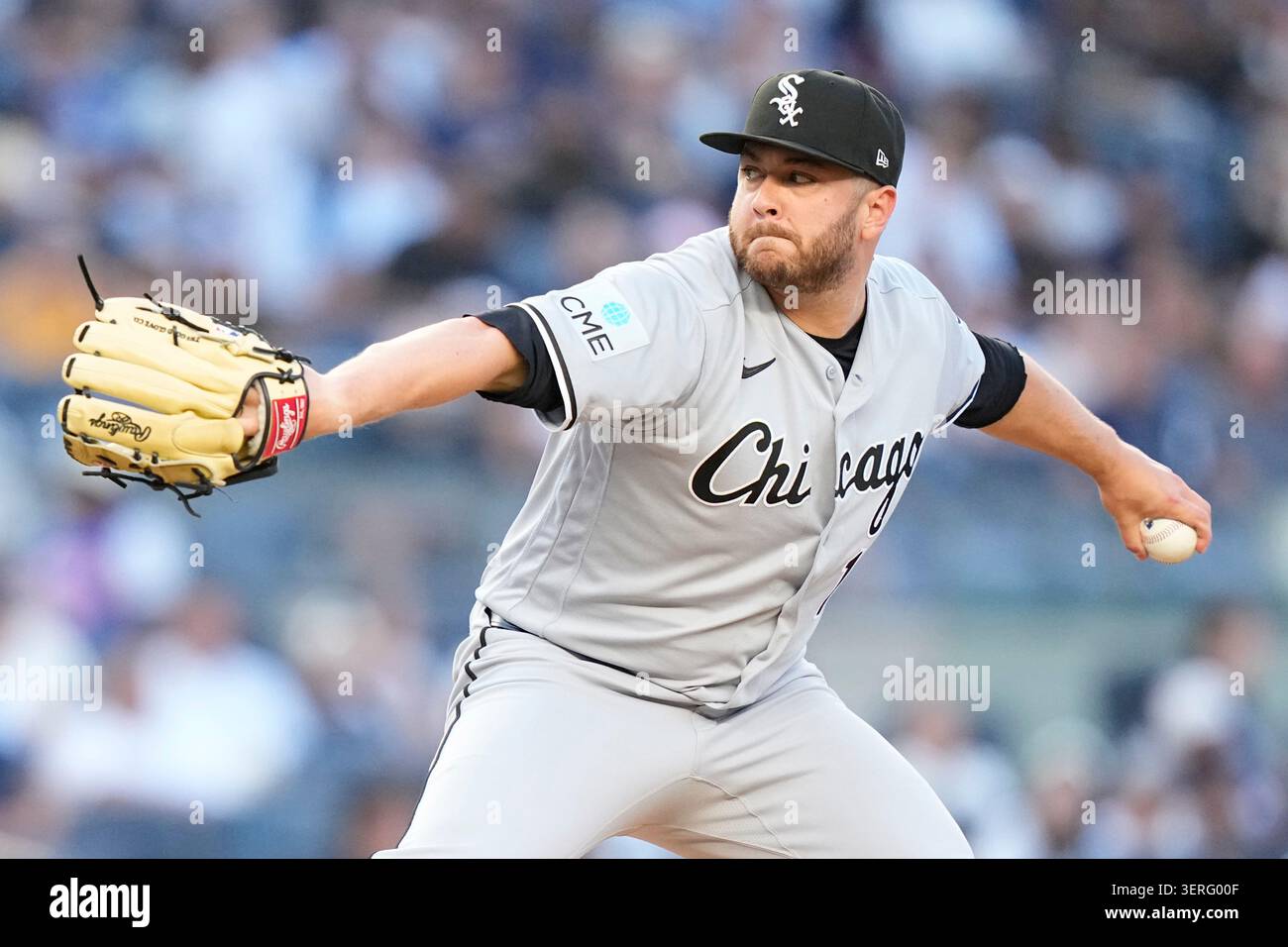 Chicago White Sox's Anthony Kay pitches during the first inning of a ...