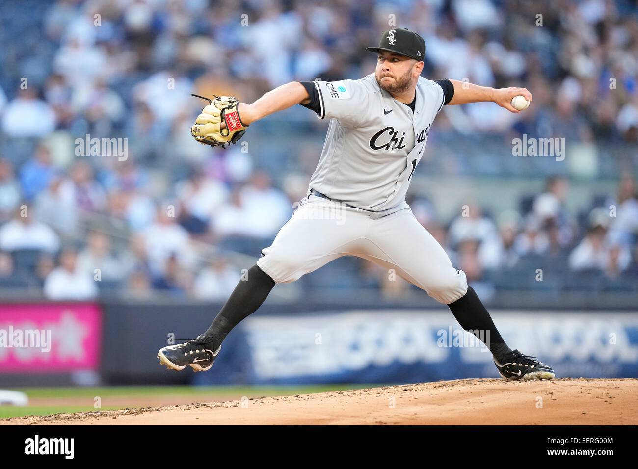 Chicago White Sox's Anthony Kay pitches during the first inning of a ...