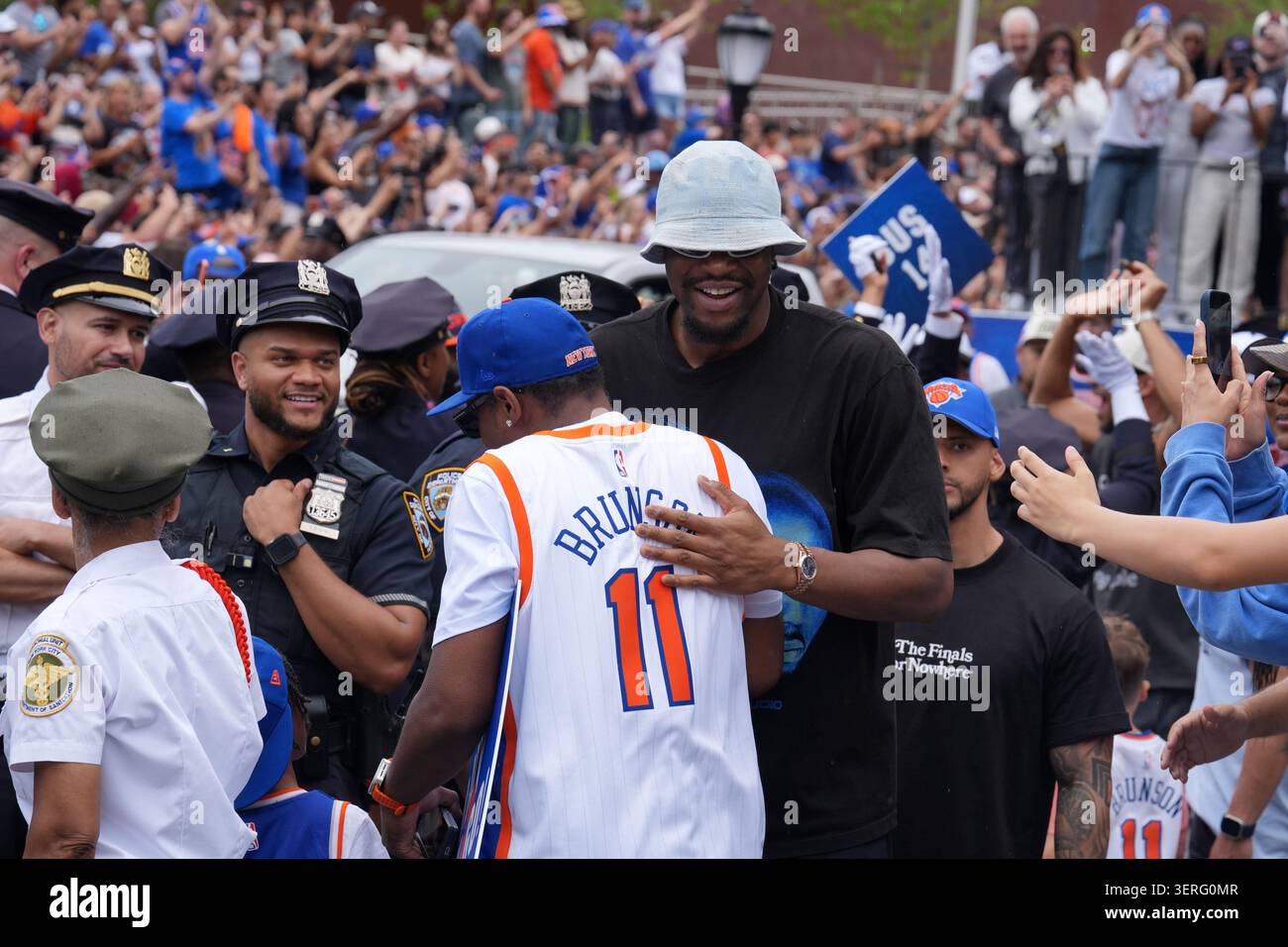 Forward OG Anunoby, center right, celebrates during the New York Knicks ...