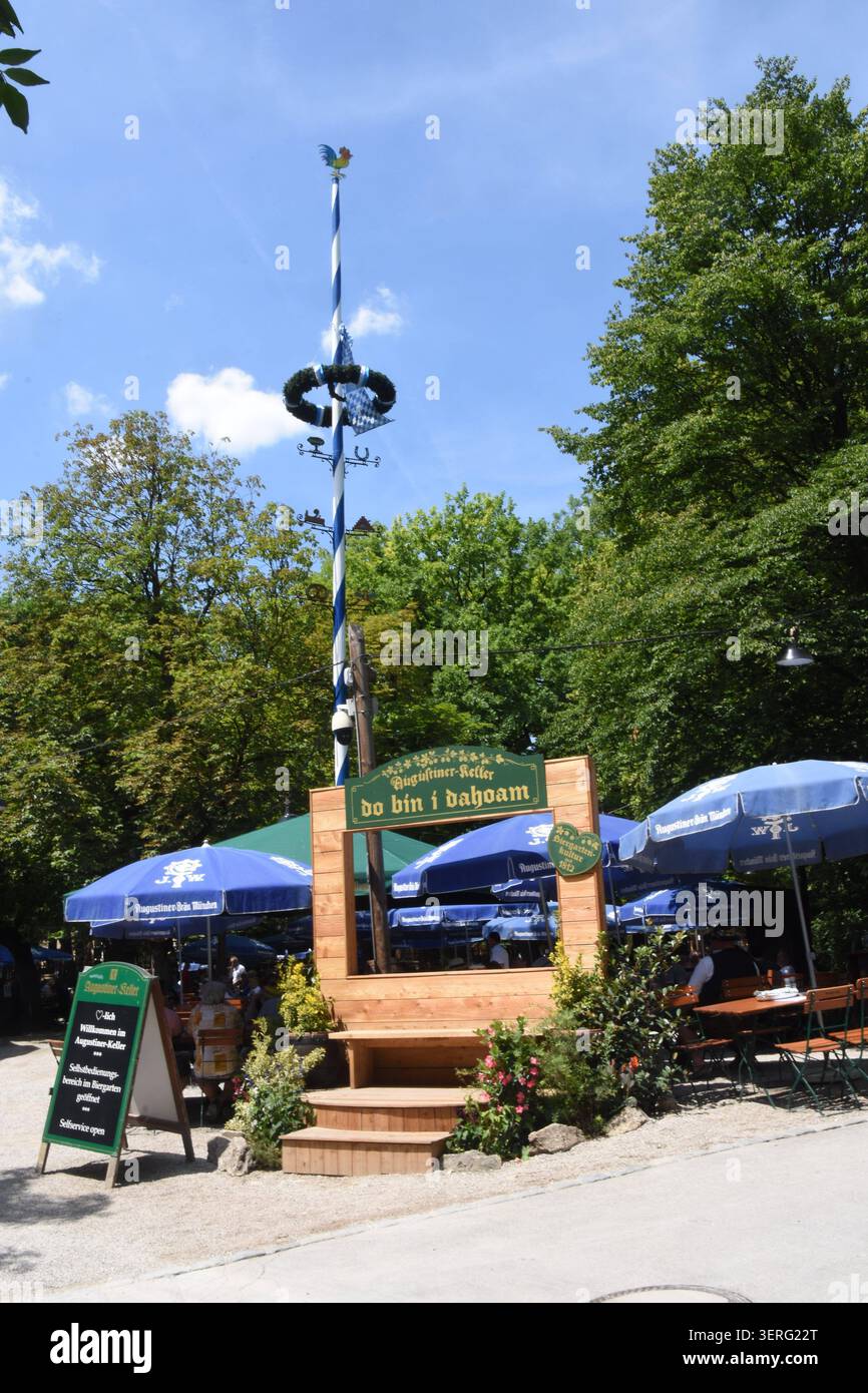 Muenchen 18.06.2026 Augustiner Keller Biergarten Fotowand Maibaum Foto ...