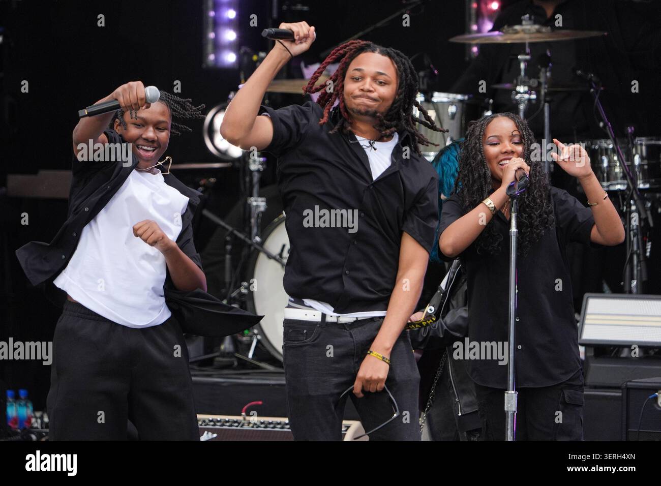 Local artists perform with Eddie Vedder during the dedication ceremony ...