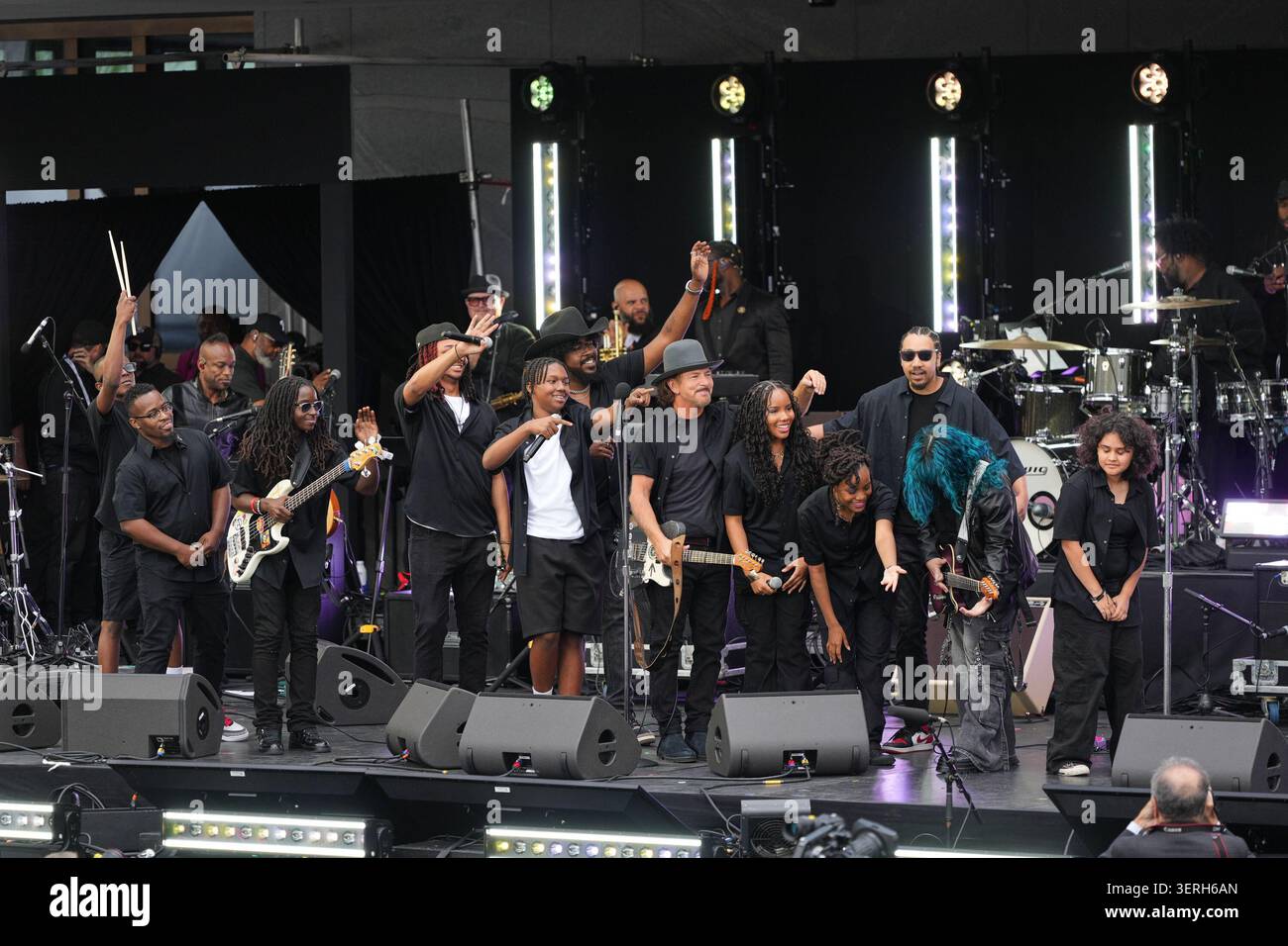Local artists perform with Eddie Vedder during the dedication ceremony ...
