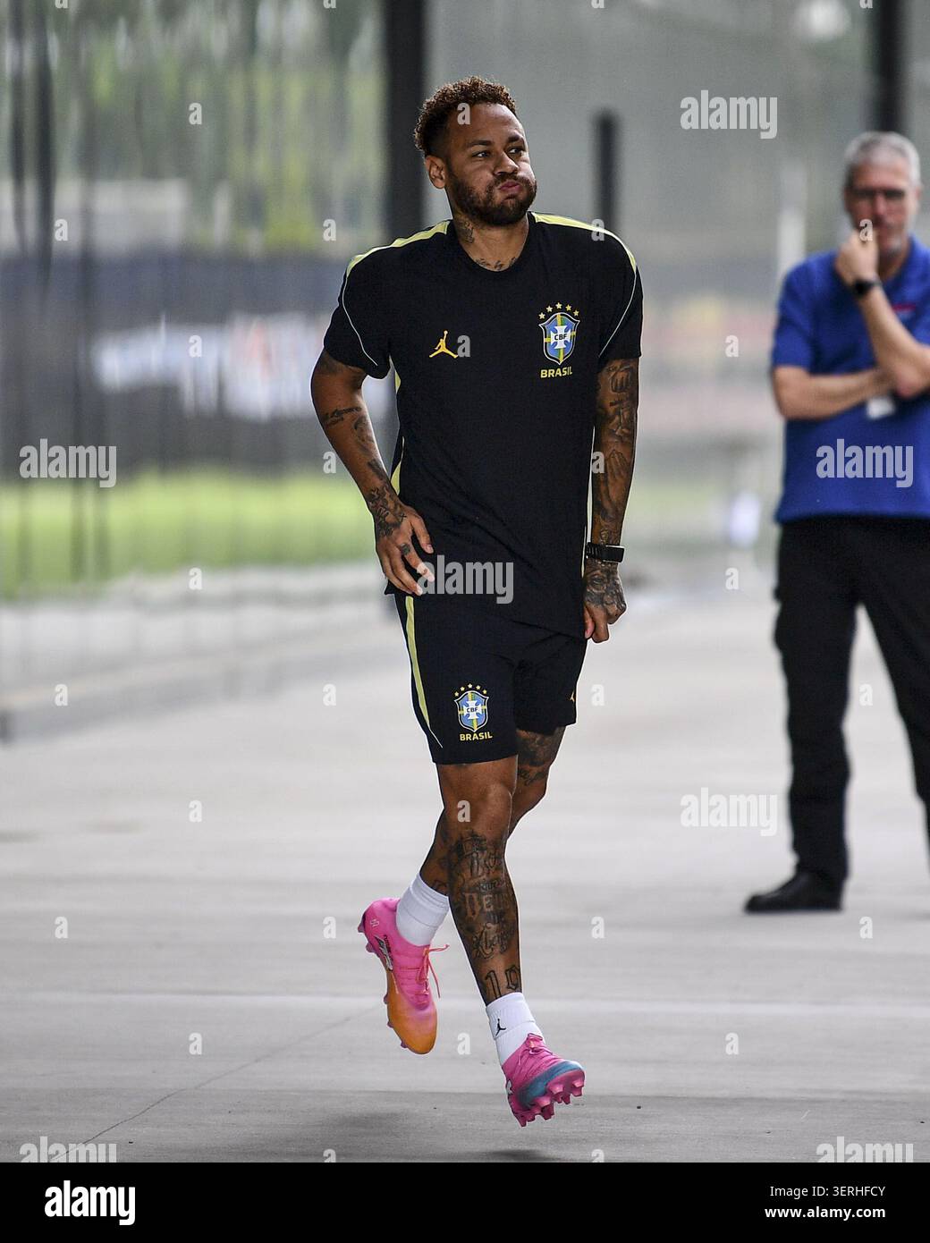 Neymar enters training at their New Jersey base the Columbia Park ...