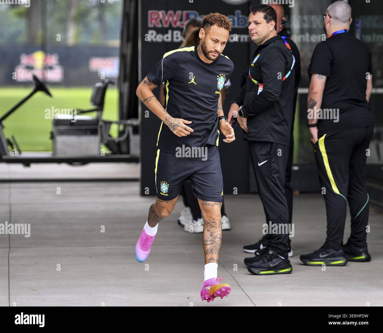 Neymar enters training at their New Jersey base the Columbia Park ...