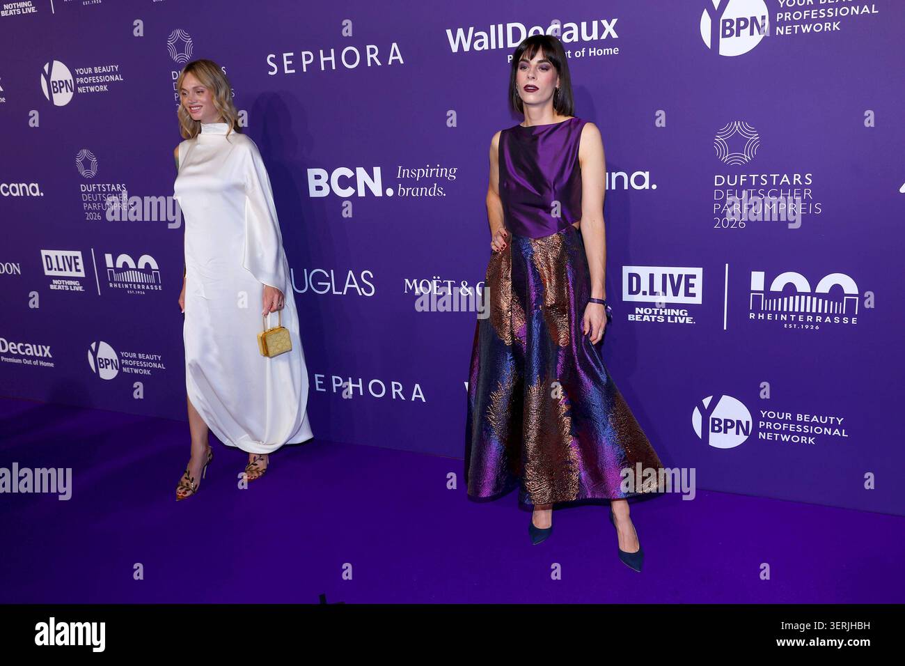 18.06.2026, Olga Löffler Influencerin neben Marlene Waldthaler Lenis ...