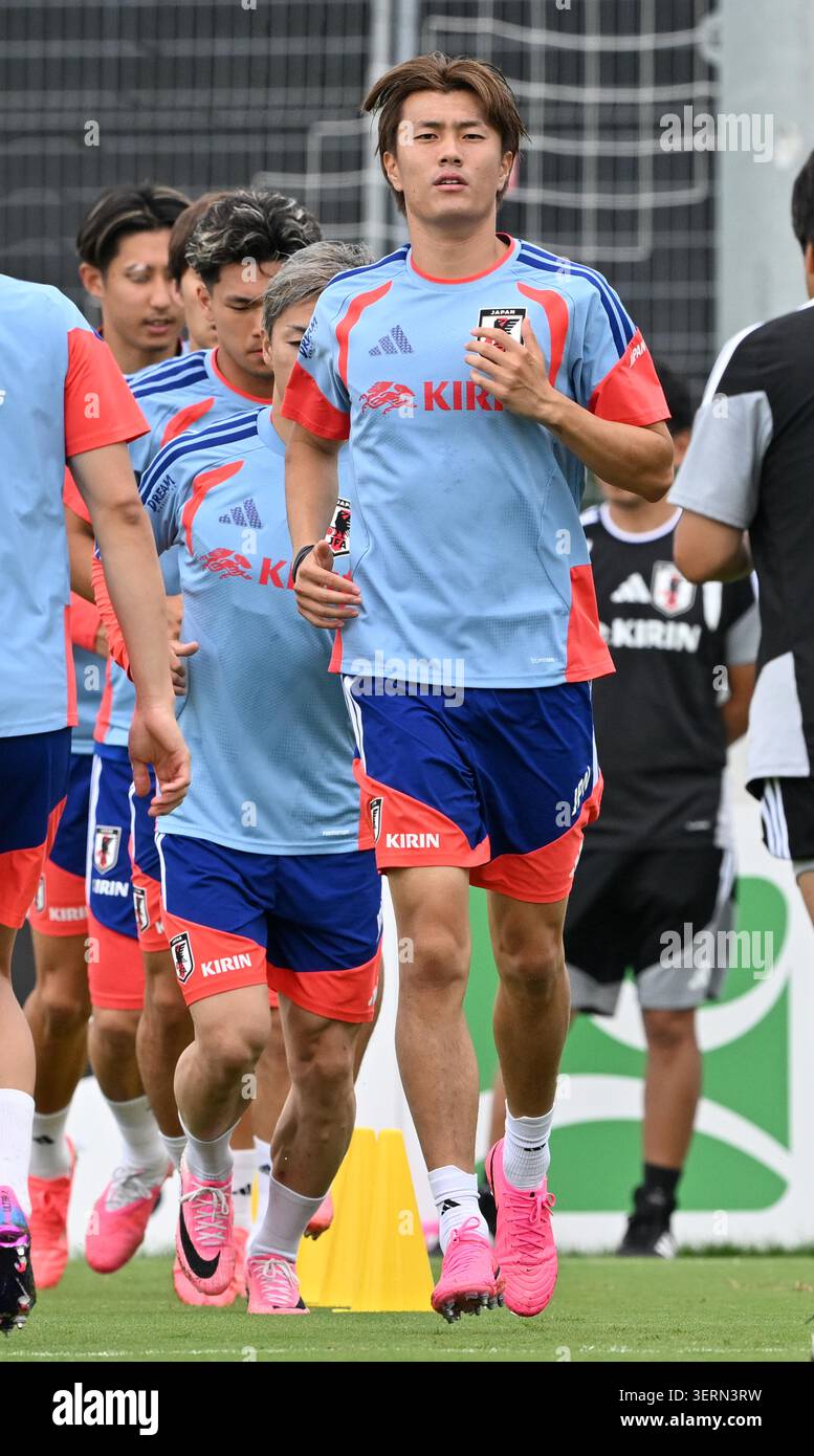 Koki OGAWA, fornt, and other members of the Japan national football ...