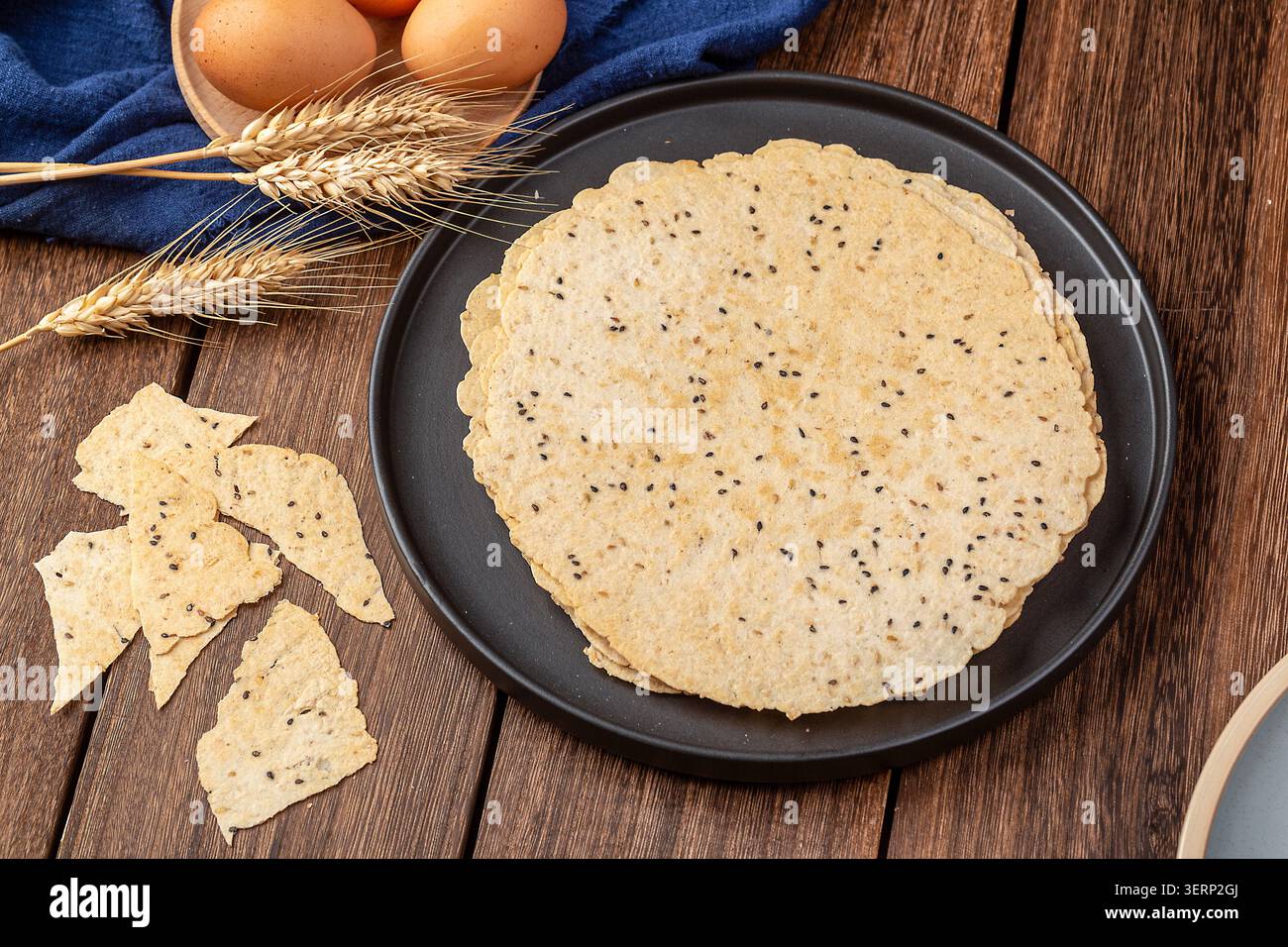 Chinese Crispy Sesame Mini Flatbreads Traditional Snack Stock Photo - Alamy