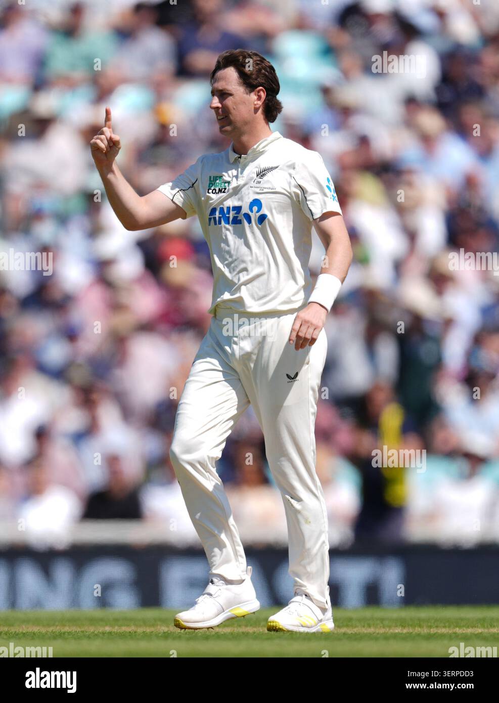 New Zealand's Matt Henry celebrates taking the wicket of England's ...