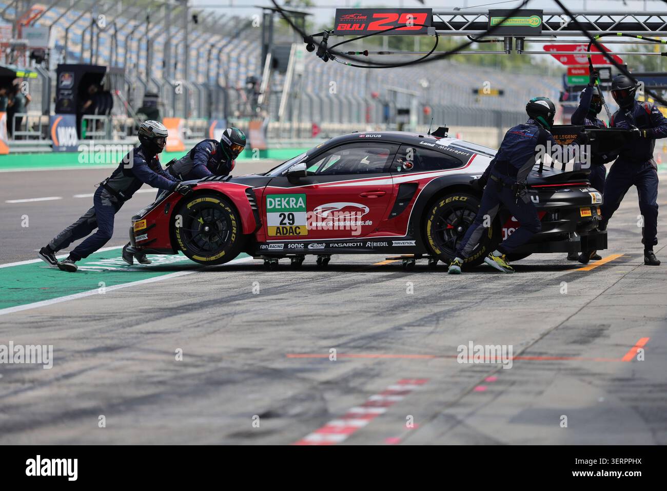 Pitlane, Detail, Bastian Buus (DK/Land-Motorsport, #29), Porsche 911 ...