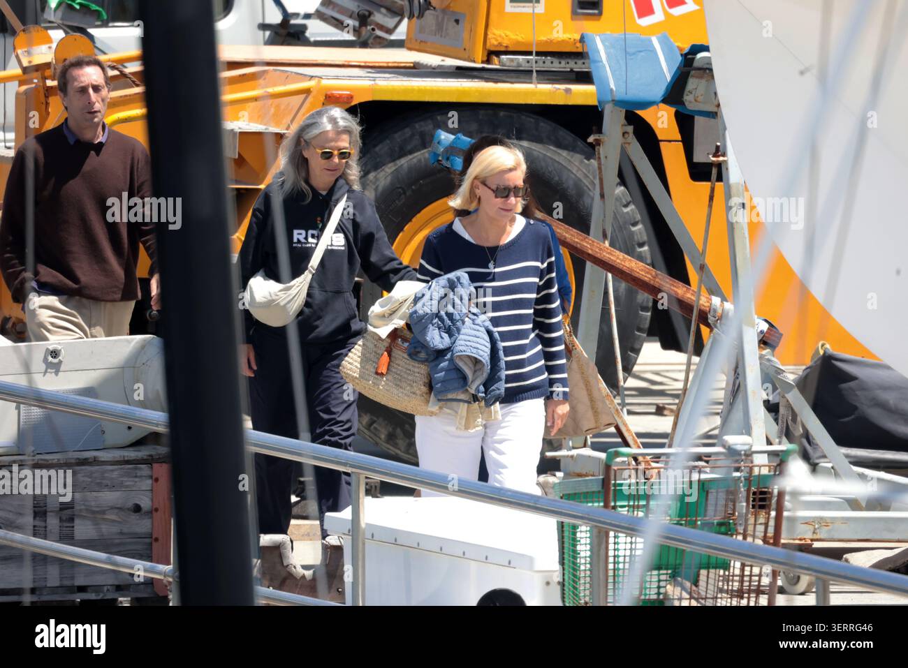 Alfonso Zurita and María Zurita disembarking on 19 June 2026 in ...