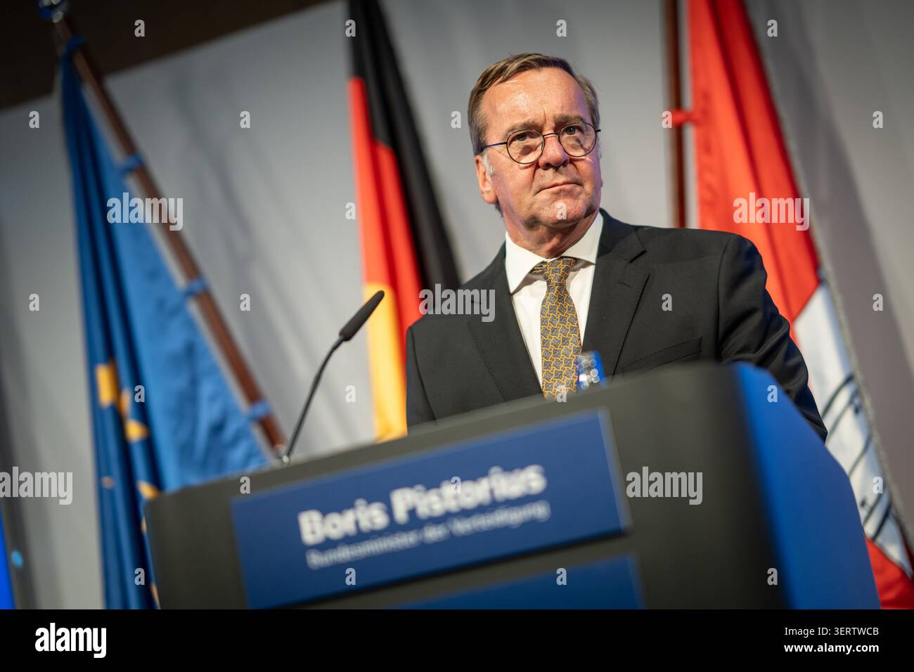 Final press conference at the Hamburg CCH - Boris Pistorius (SPD ...