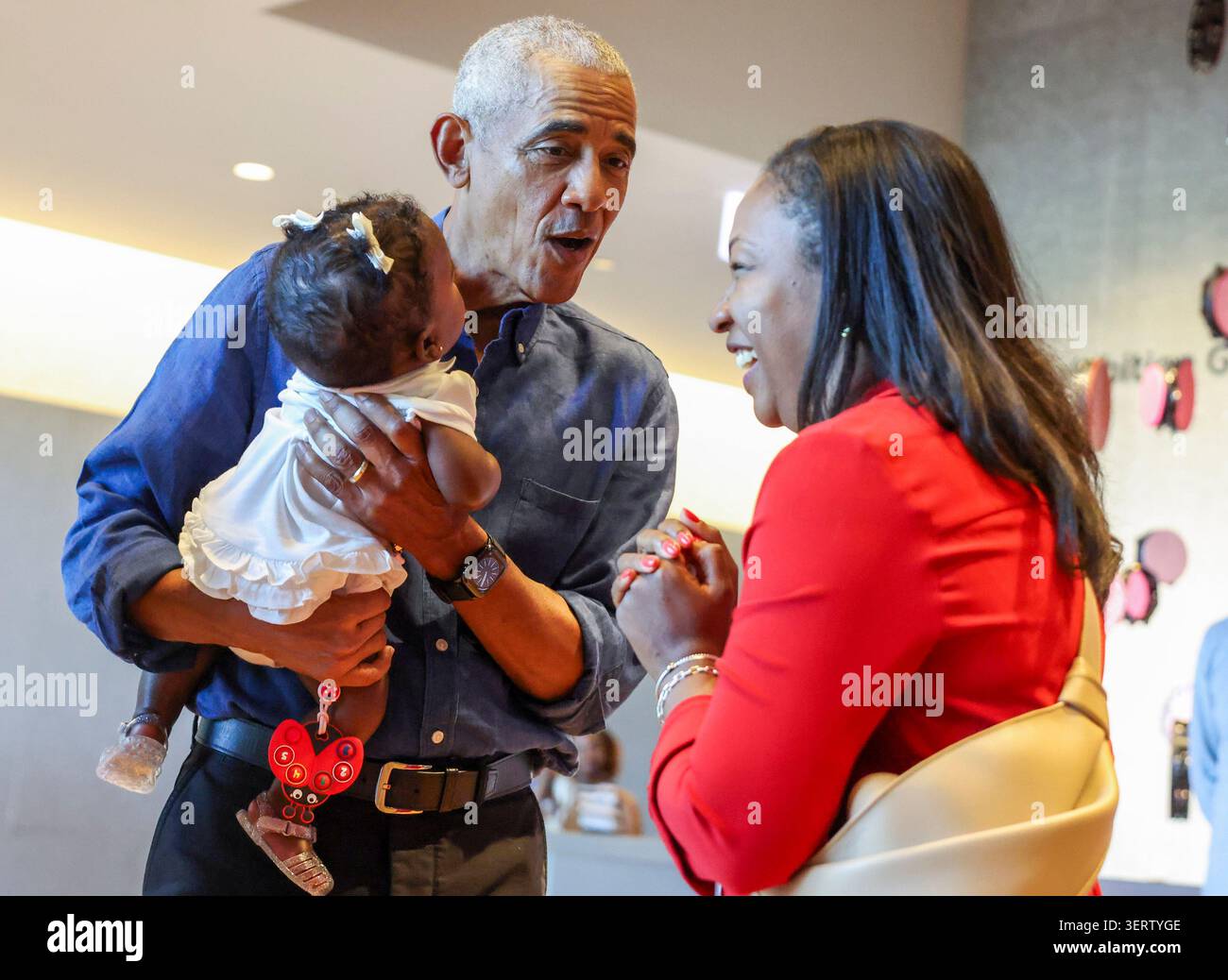 Former President Barack Obama and former first lady Michelle Obama ...