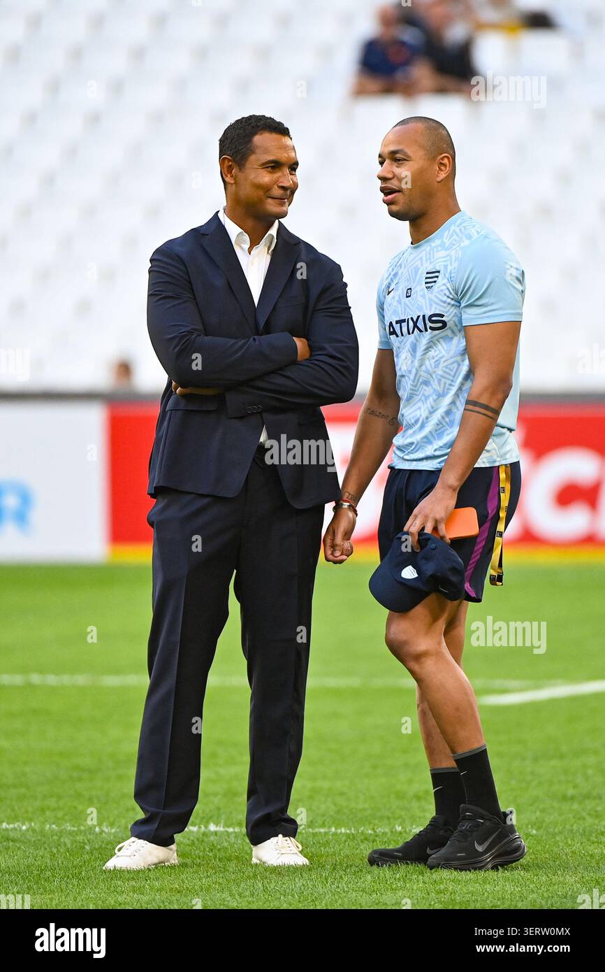 Gael FICKOU of Racing and Thierry Dusautoir of Canal+ during the Top 14 ...
