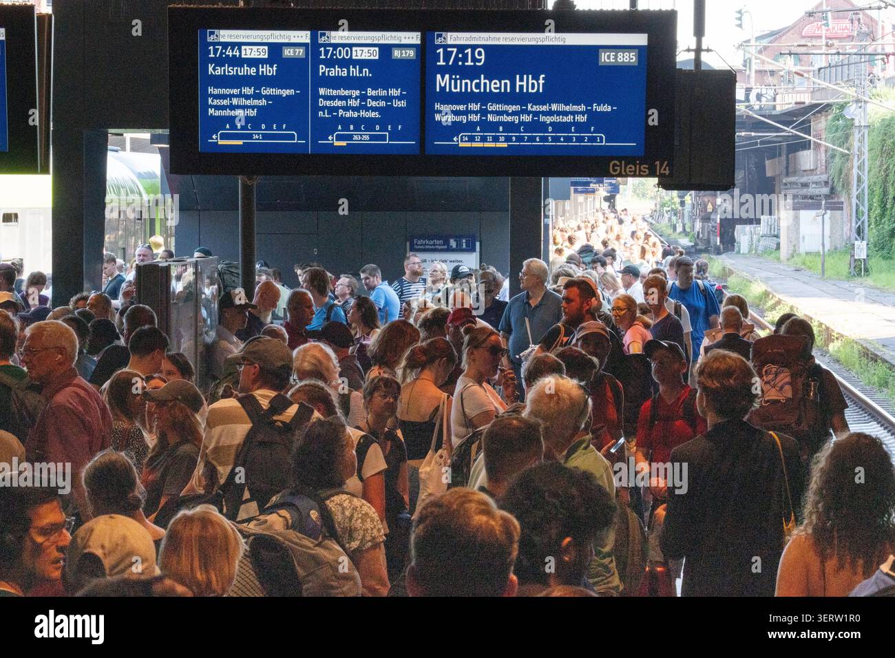 After several train cancellations of the private railway Metronom to L ...
