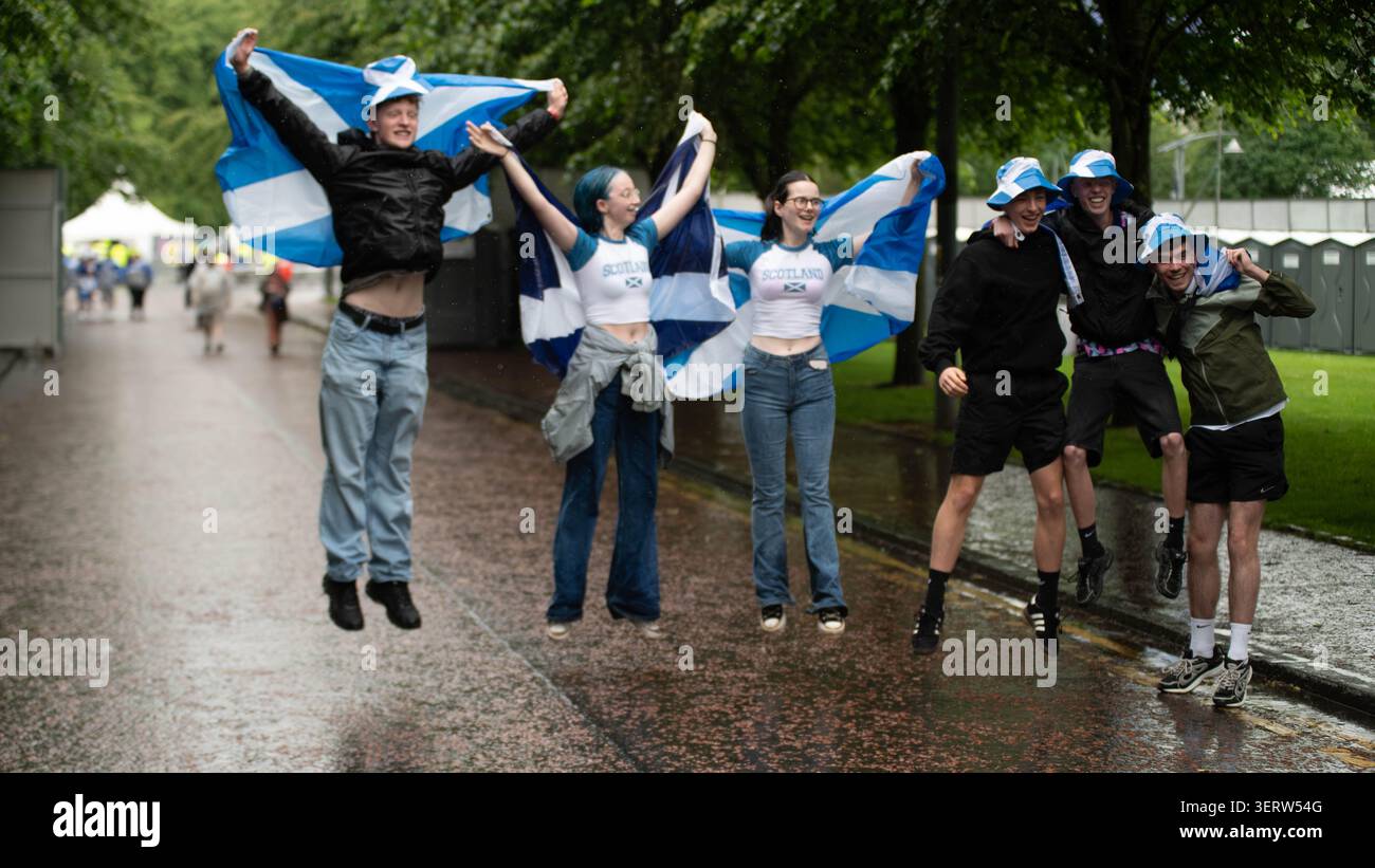 Morning Crowds Entering at TRNSMT Glasgow Scotland, 19h June 2026 Stock ...