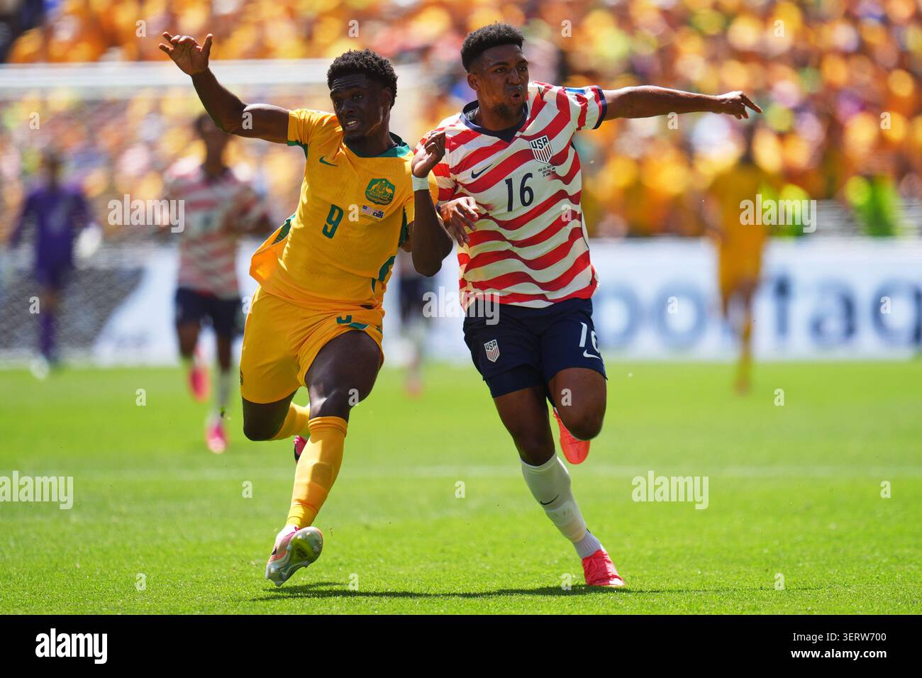 Australia's Connor Metcalfe (8) competes with United States' Alex ...