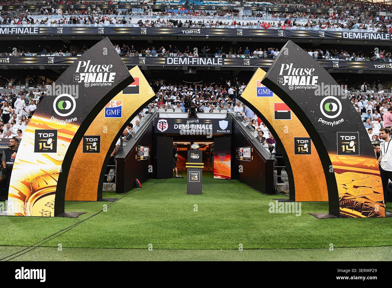 Illustration Ball Top14 during the Top 14 2025/2026 semi final match ...