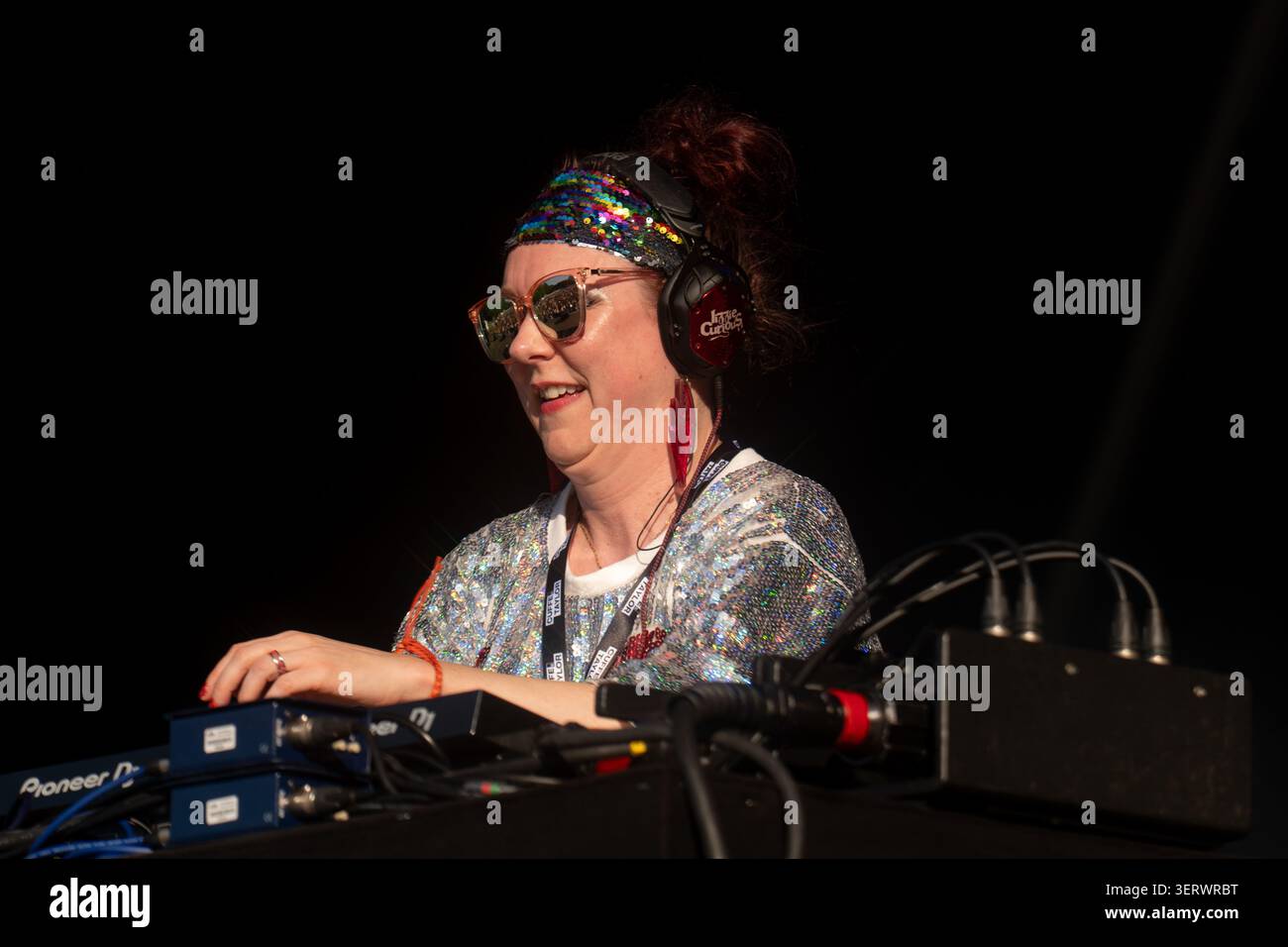 Thetford, UK, 19 June, 2026. Lizzie Curious in concert. Pictured left ...