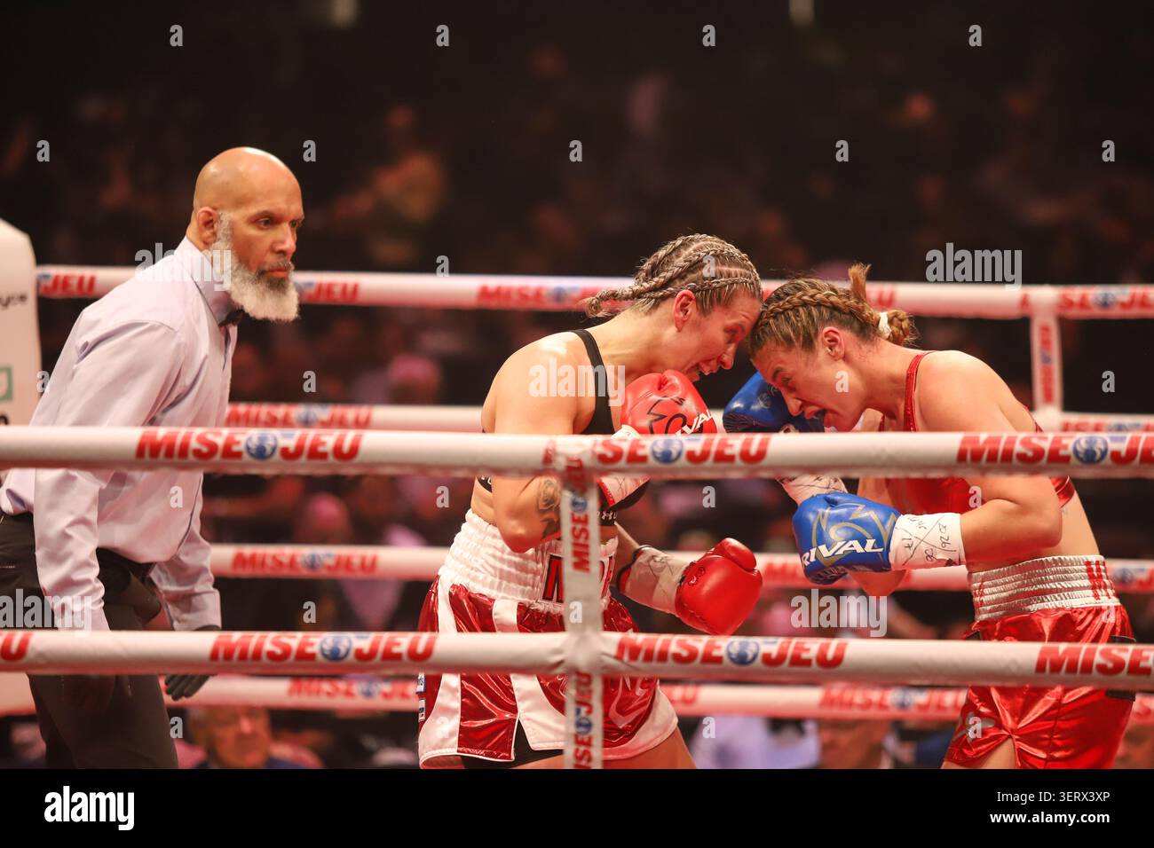 Canadian boxer Marie-Pier Houle and Mexican boxer María del Sol Moreno ...