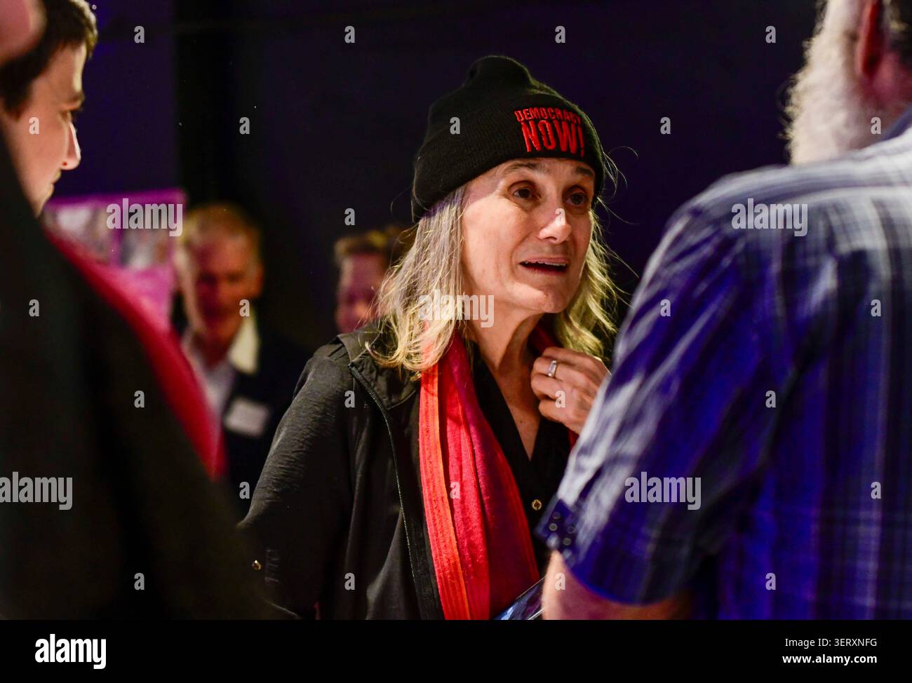 People meet Amy Goodman, host of Democracy Now!, at Sages restaurant in ...