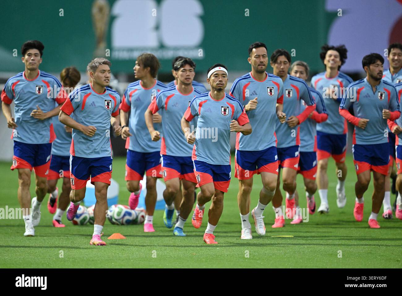 (260620) -- MONTERREY, June 20, 2026 (Xinhua) -- Players of Japan ...