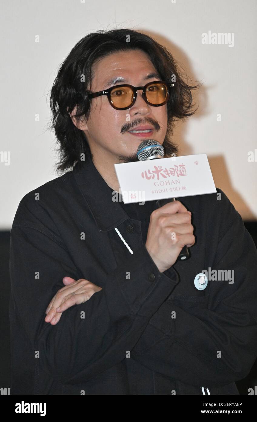 Director Nattawut Poonpiriya attend the premiere of Thailand's film ...