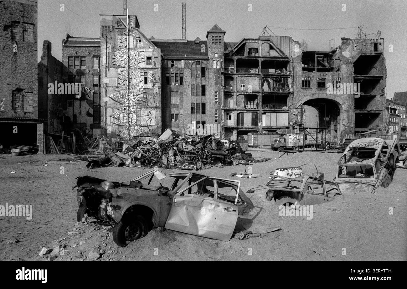 Tacheles Deutschland, Berlin, 20.03.1993, hinterm multikulturellen ...