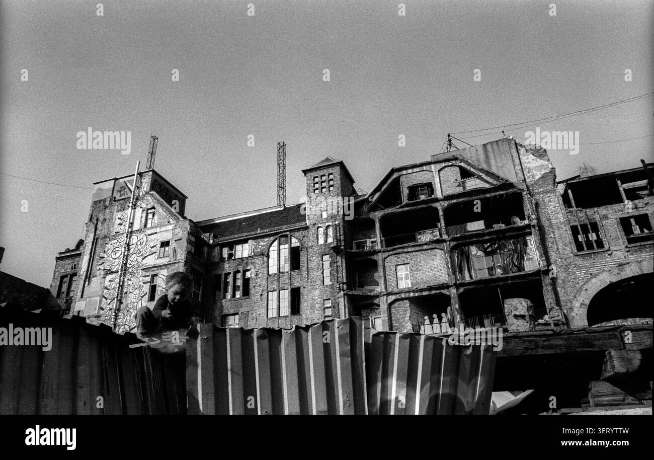 Tacheles Deutschland, Berlin, 20.03.1993, hinterm multikulturellen ...