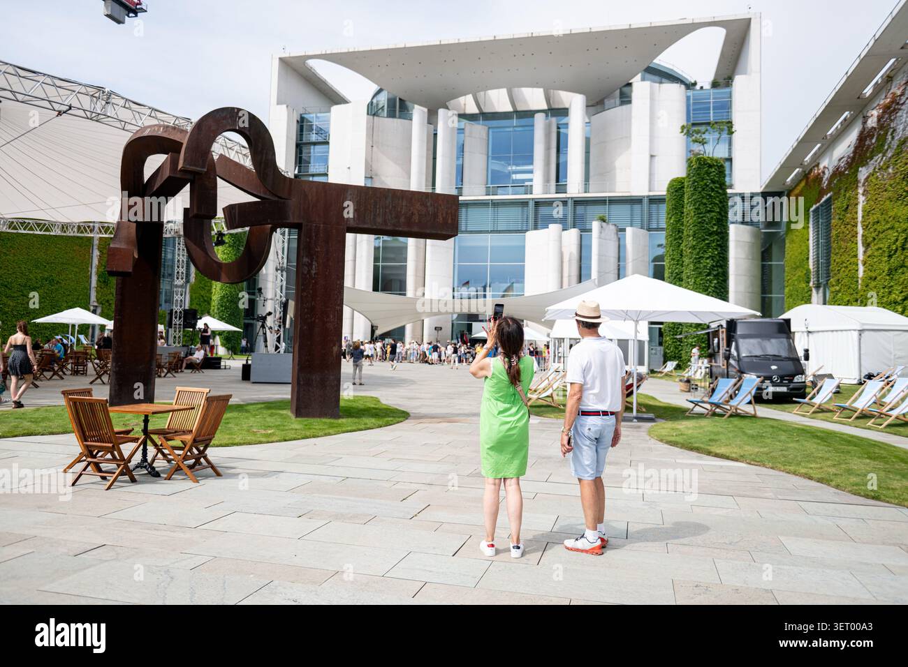 20 June 2026, Berlin: People visit the Federal Chancellery during the ...