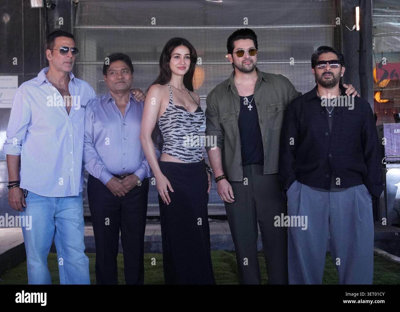 MUMBAI, INDIA - JUNE 20: Akshay Kumar, Johnny lever, Disha Patani ...