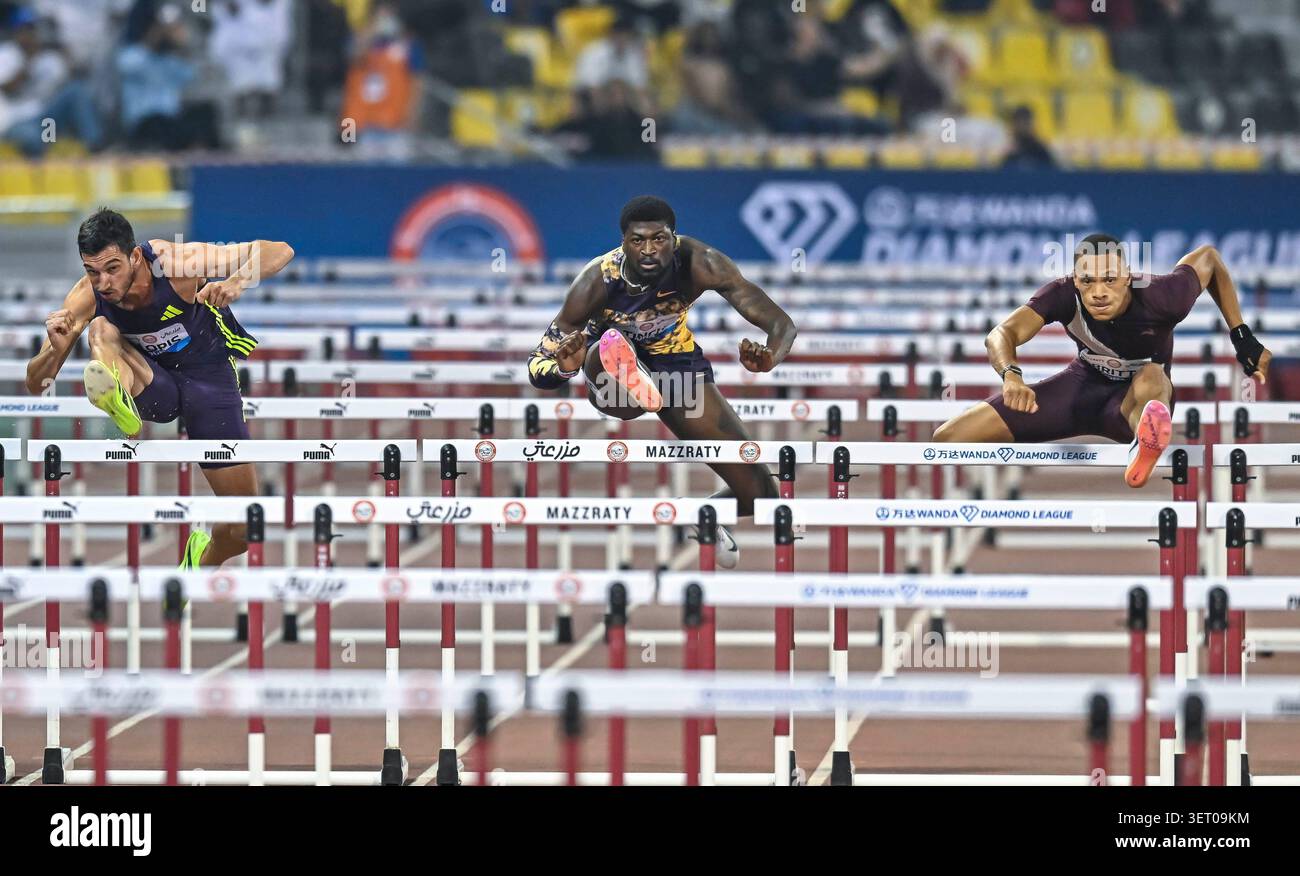 (260620) -- DOHA, June 20, 2026 (Xinhua) -- Cordell Tinch (C) of the ...