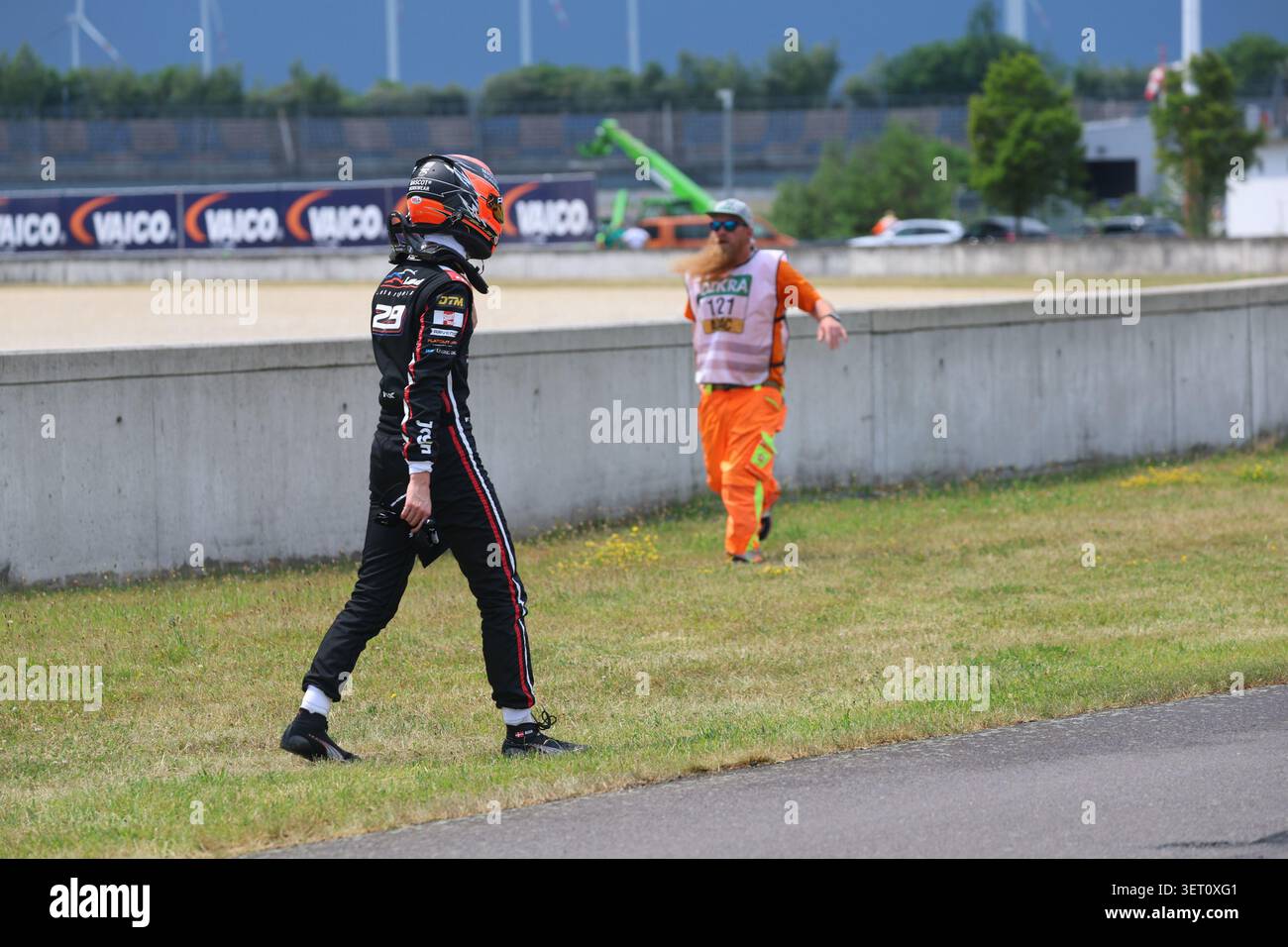 Bastian Buus (DK/Land-Motorsport, #29), Porsche 911 GT3 R Evo ...