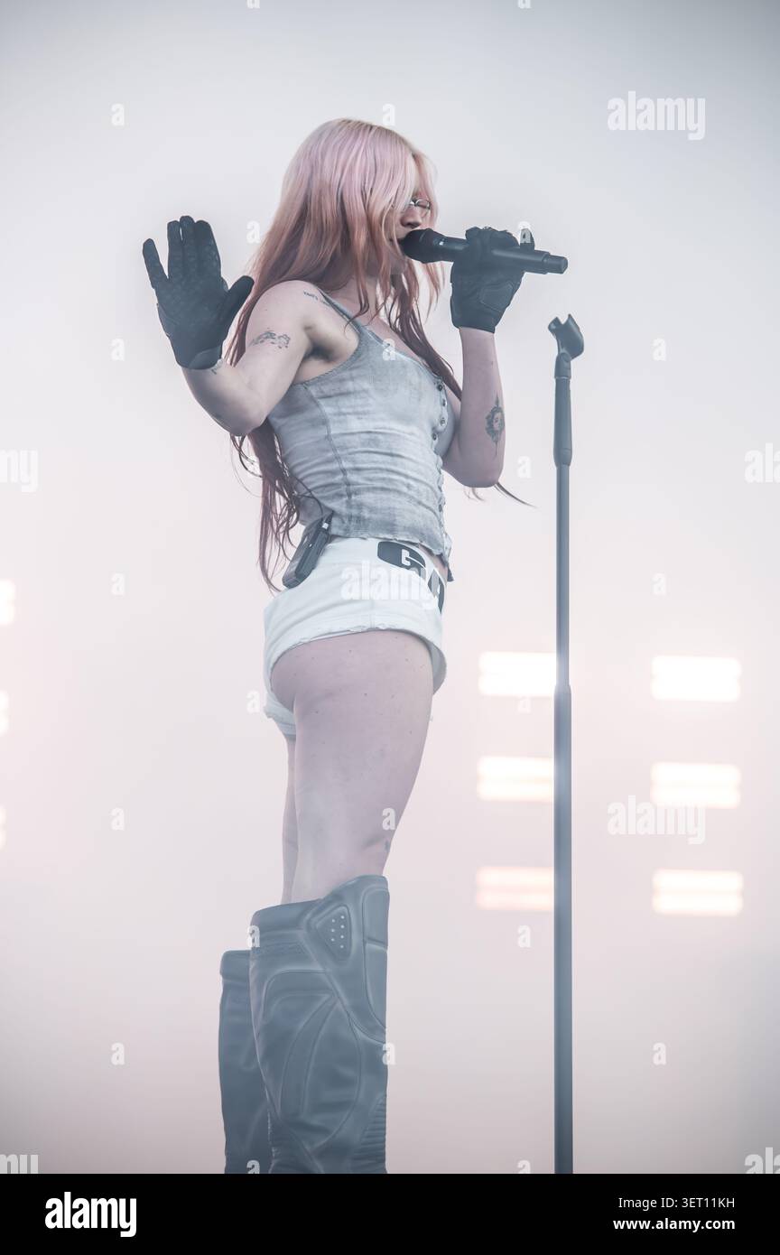 IPA85879461 - England, Isle of Wight Festival - Friday - Wet Leg ...