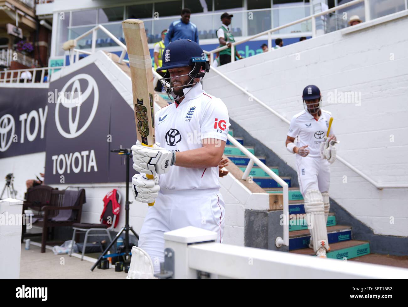 England's Ben Duckett walks out to bat on day four of the Second ...