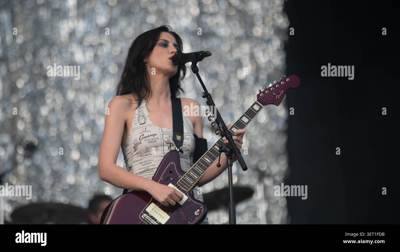 Wolf Alice performing at TRNSMT Glasgow Scotland, 19th June 2026 Stock ...