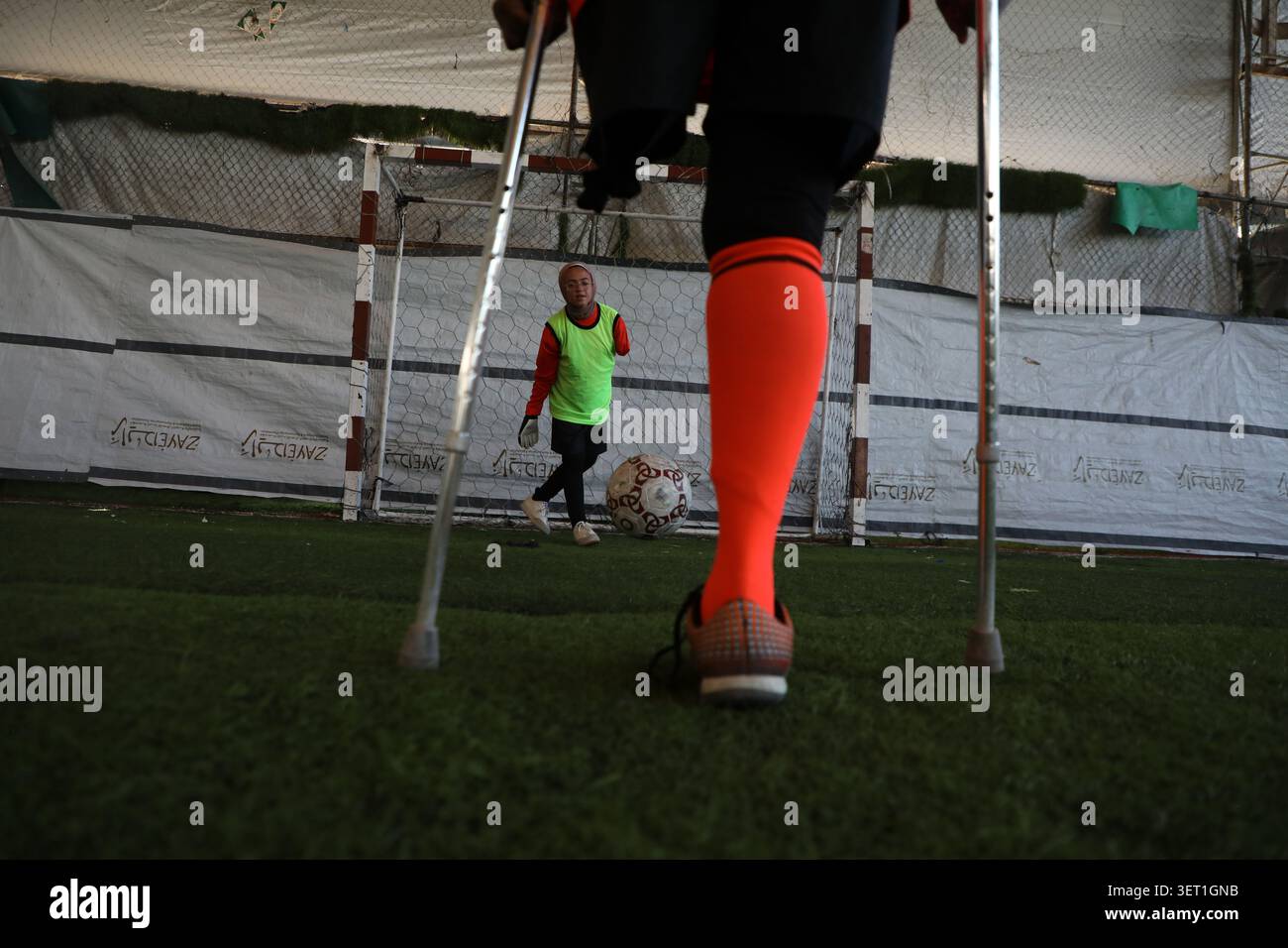 The first sports team of girls whose legs were amputated as a result of ...