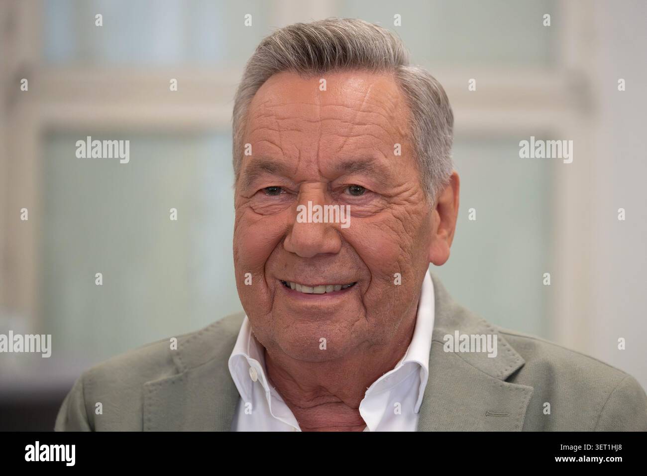 20 June 2026, Hesse, Kassel: Roland Kaiser, a pop singer, is at the ...