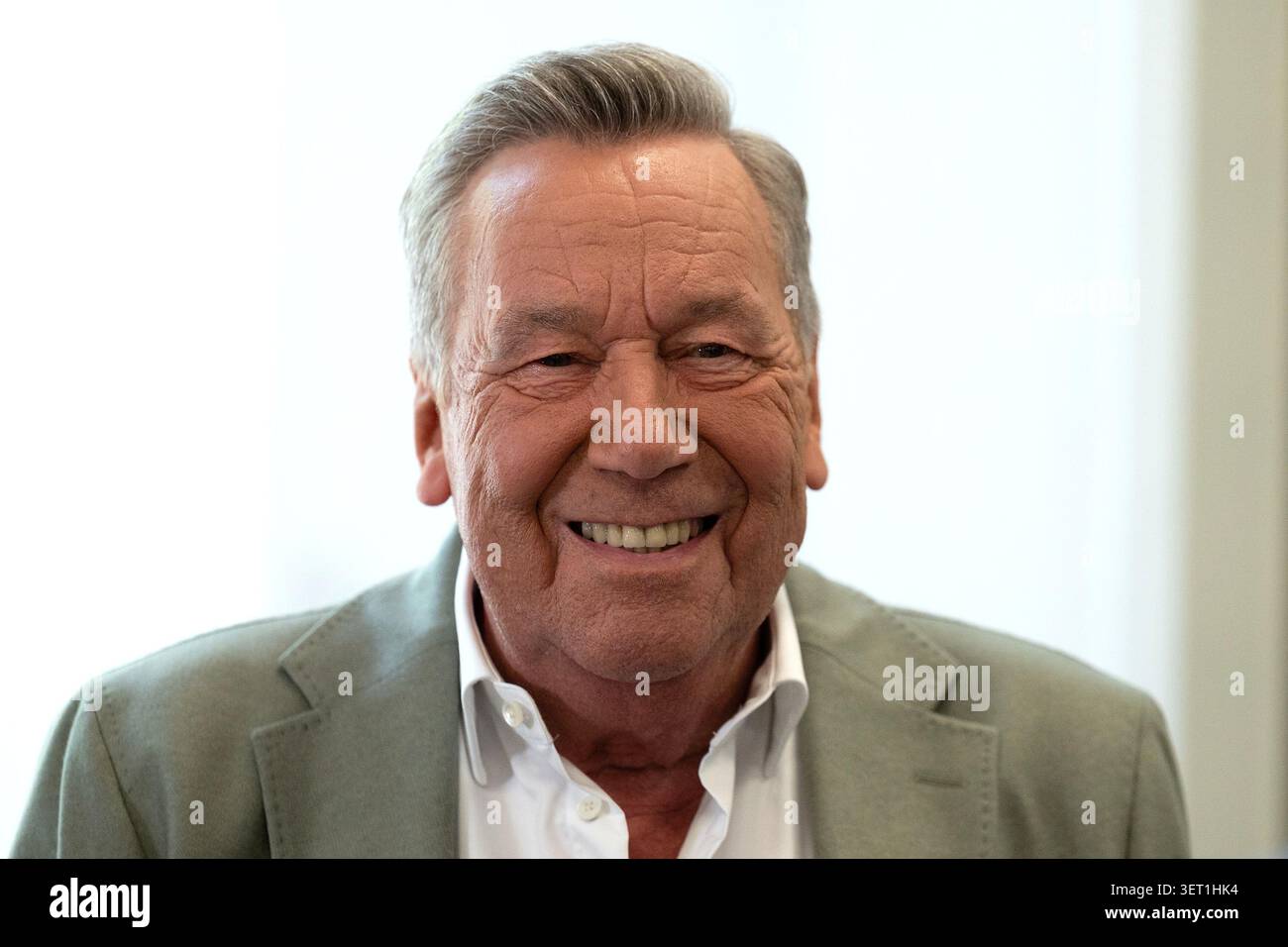 20 June 2026, Hesse, Kassel: Roland Kaiser, a pop singer, is at the ...
