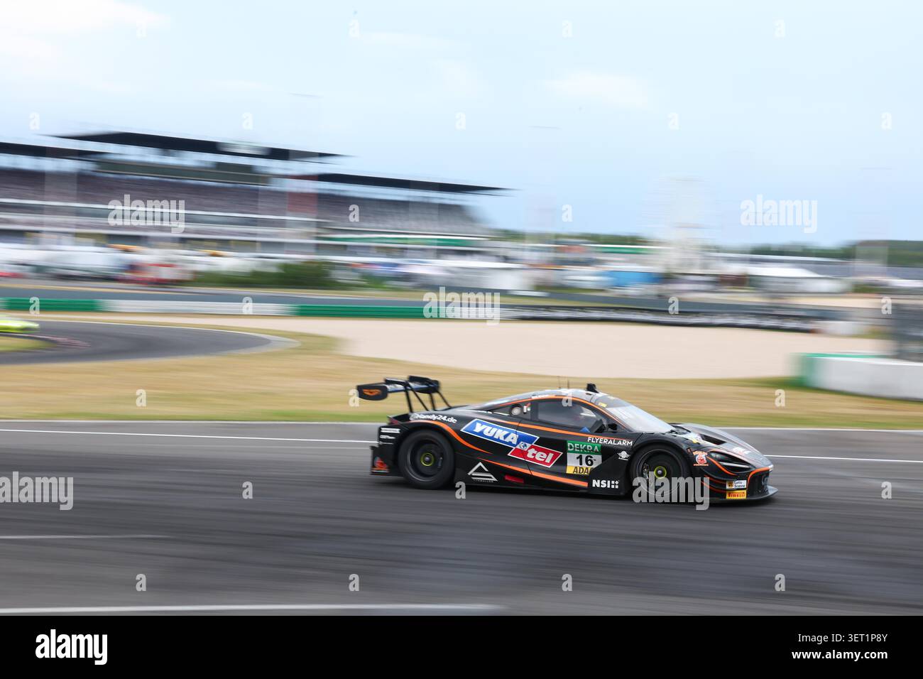 16 Timo Glock (D/Dorr Motorsport), McLaren 720S GT3 Evo, action Photo ...