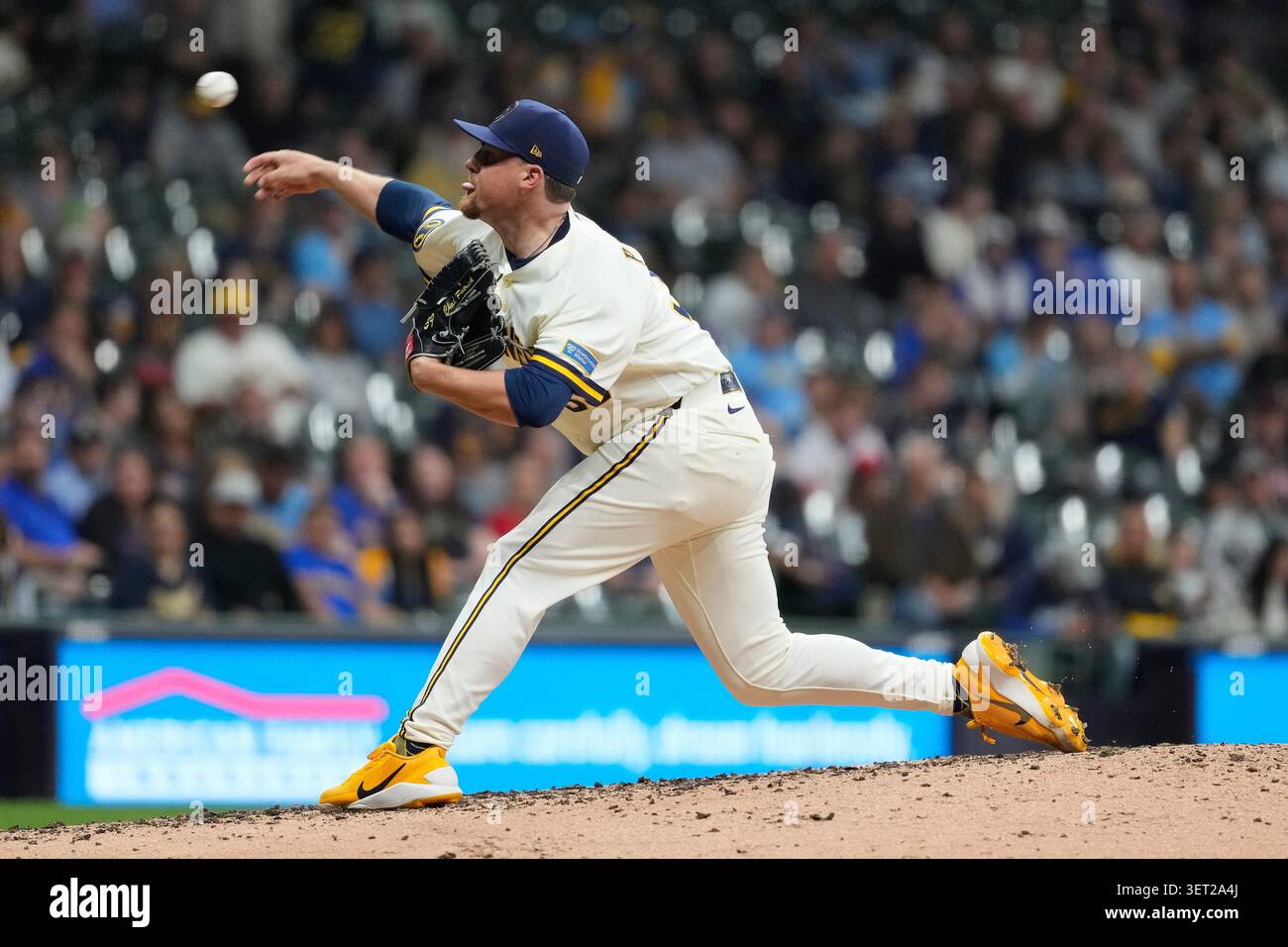 Milwaukee Brewers' Chad Patrick pitches during a baseball game against ...