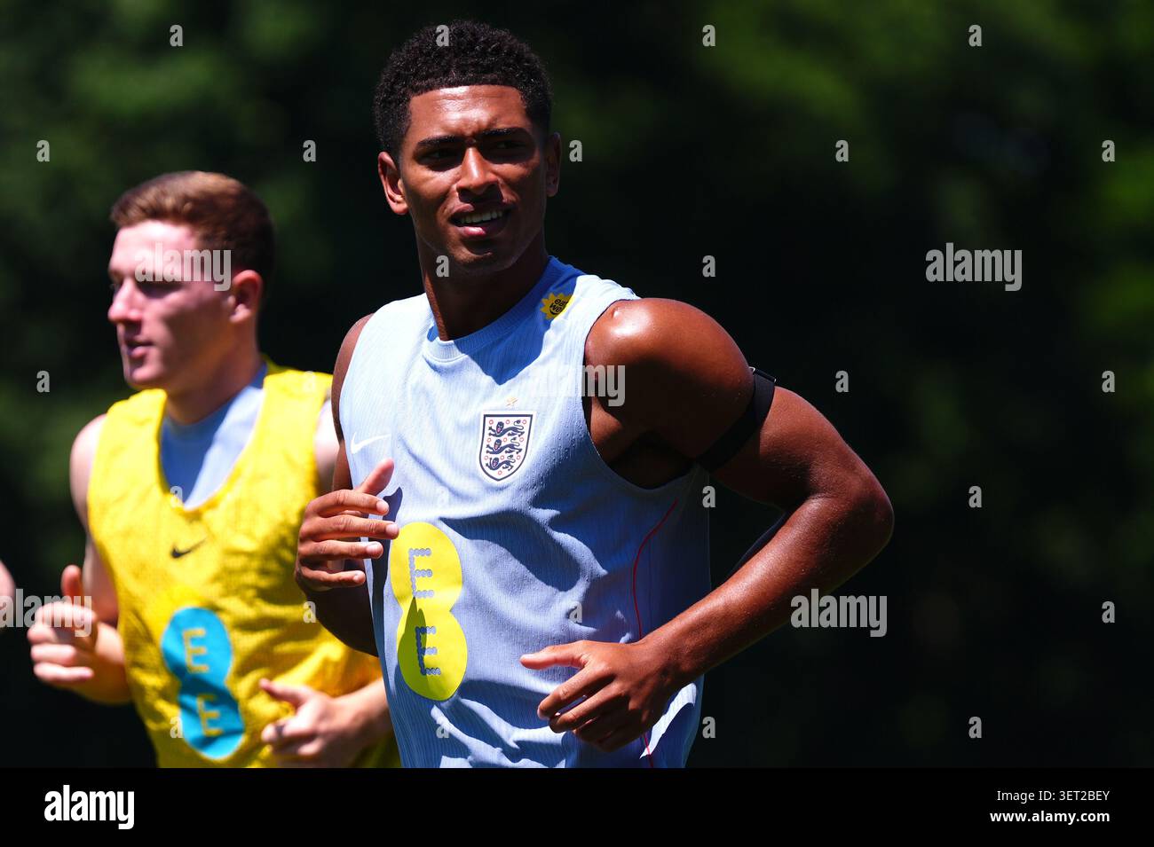 England's Jude Bellingham (right) and team-mates during a training ...