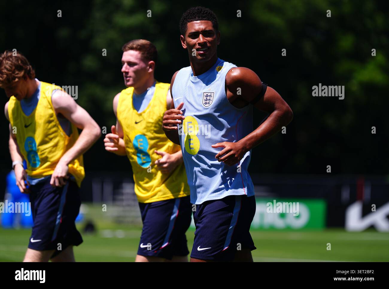 England's Jude Bellingham (right) and team-mates during a training ...