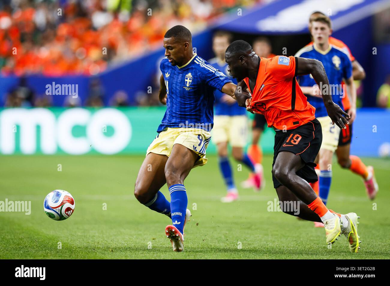HOUSTON - (lr) Alexander Isak of Sweden, Brian Brobbey of the ...